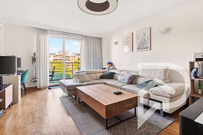 Appartement 4 pièces à vendre à Asnières-sur-Seine, Gresillons, Voltaire