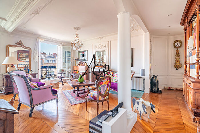 Paris 18ème, Porte de Clignancourt, Porte Montmartre, Moskowa : Appartement 4 pièces à vendre