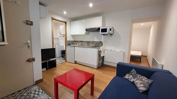 Appartement à louer - Salon-de-Provence, Centre-ville - 1 pièce