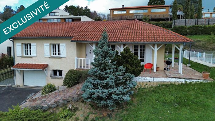 Maison à vendre - Châtel-Guyon - 5 pièces - 3 chambres