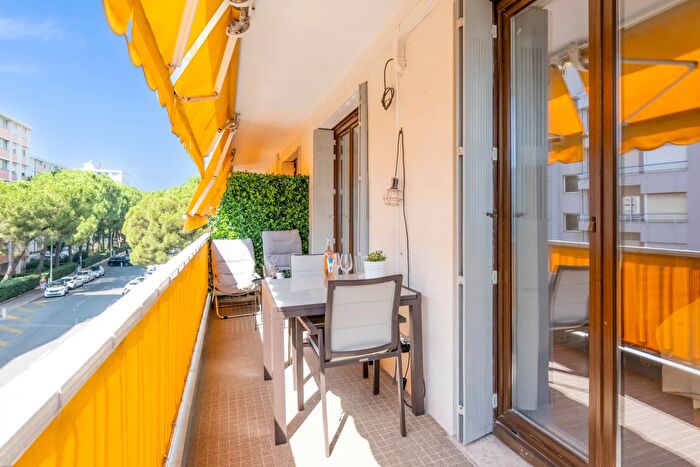 Appartement à vendre - Cagnes-sur-Mer, Le Cros de Cagnes, Les Vespins - 3 pièces - 2 chambres