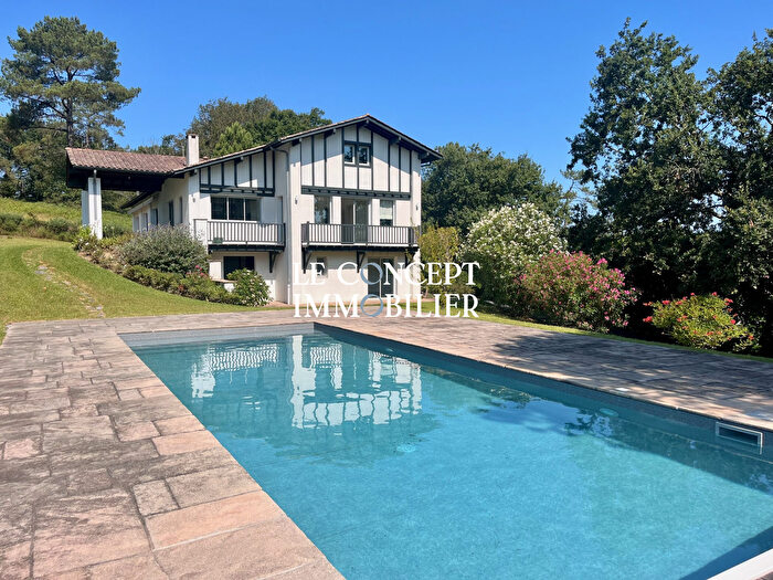 Maison à vendre - Bassussarry - 7 pièces - 5 chambres