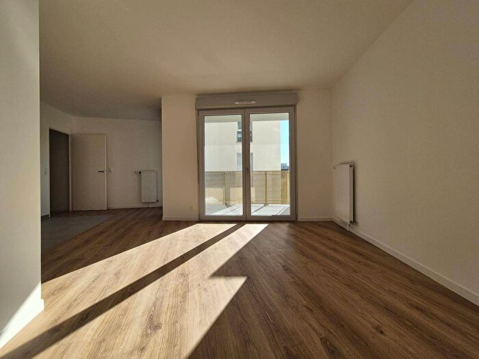 Appartement à louer - Bois dAmour-Porte de Paris-Courlancy, Reims - 4 pièces - 3 chambres