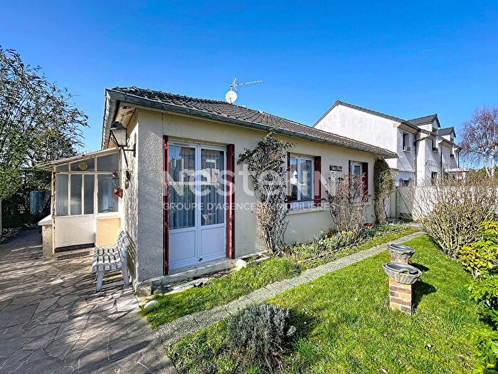 Maison à vendre - Fontenay-le-Fleury, Sables, Démènerie - 3 pièces - 2 chambres