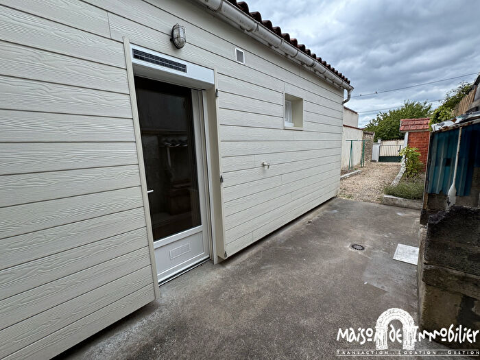 Cognac, Centre-ville, Gare : Maison 3 pièces à louer
