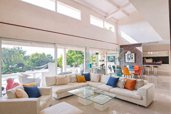 Maison à vendre - Cannes, Croix des Gardes - 5 pièces - 4 chambres