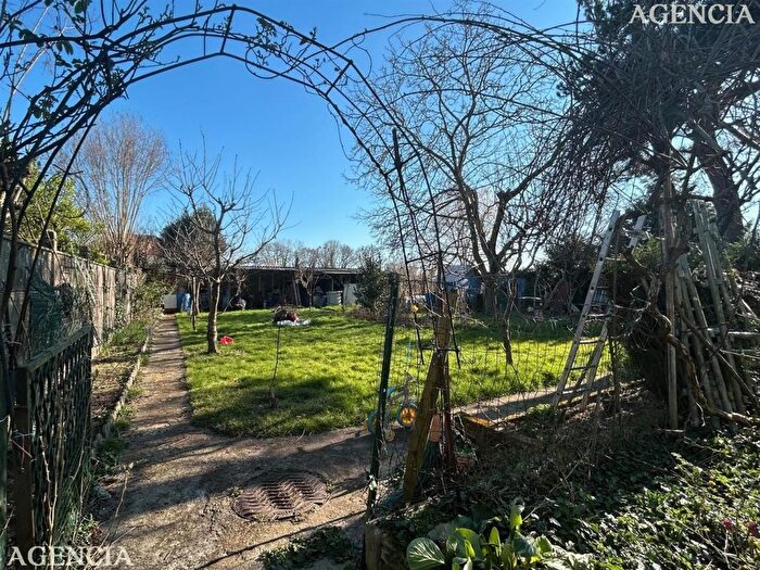 Maison à vendre - Pontault-Combault - 8 pièces - 4 chambres