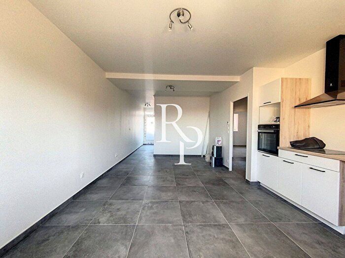 Appartement à louer - Châtonnay - 4 pièces - 3 chambres