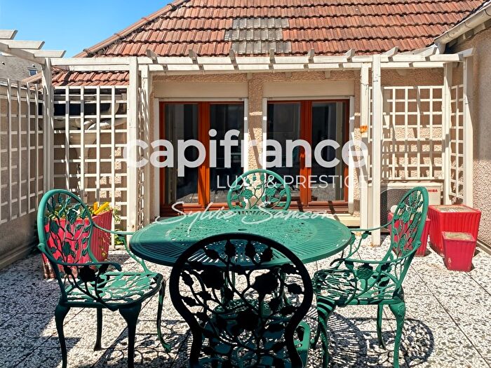 Appartement à vendre - Mantes-la-Jolie, Centre-ville - 4 pièces - 2 chambres