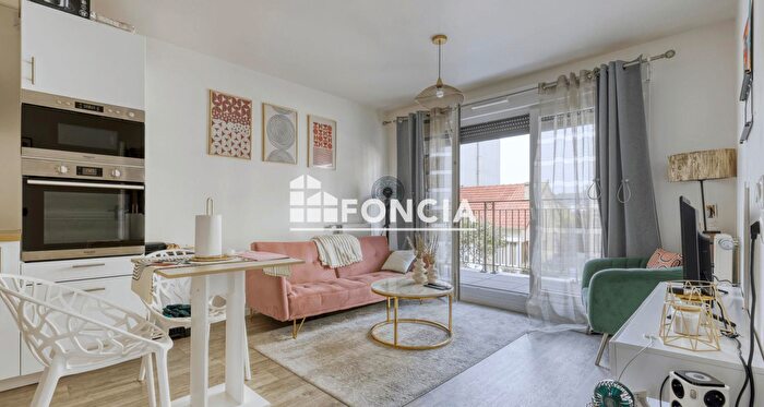 Le Plessis-Trévise, Centre-ville, Orly Parc : Appartement 2 pièces à vendre