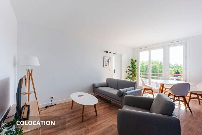 Appartement à louer - G Appert, Villeneuve-la-Garenne - 5 pièces - 2 chambres