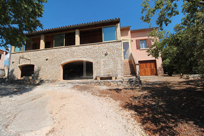 Maison à vendre - Saint-Saturnin-lès-Apt - 5 pièces - 4 chambres