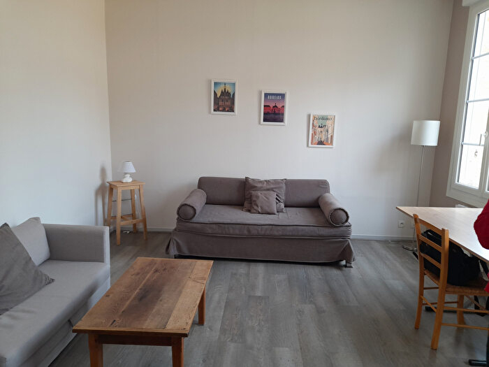 Appartement à louer - Bordeaux, Quinconces, Grands Hommes, Tourny - 1 pièce