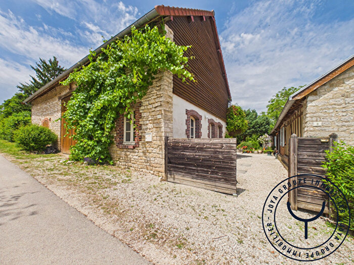 Maison 5 pièces à La Villeneuve-au-Chêne, à vendre