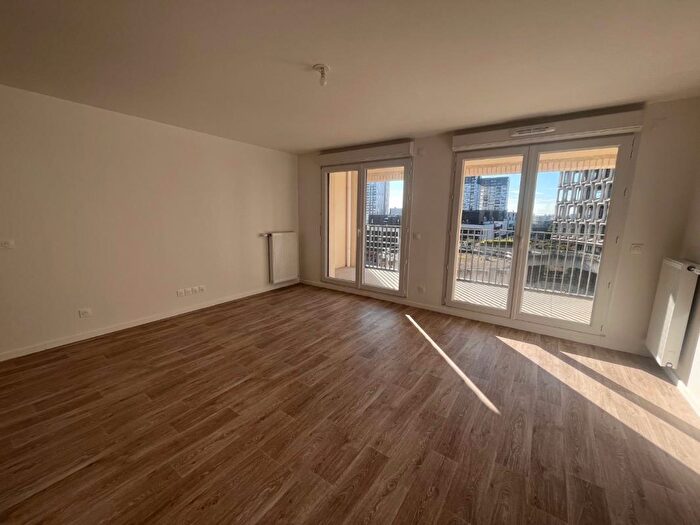 Appartement à louer - Bobigny, Centre-ville - 4 pièces - 3 chambres