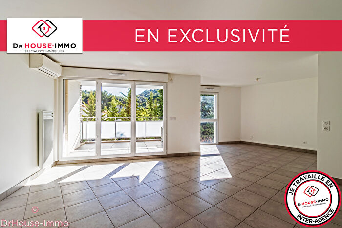 Appartement à vendre - Cavalaire-sur-Mer, Centre-ville - 3 pièces - 2 chambres