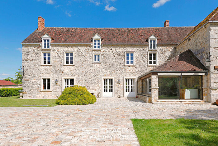 Maison 7 pièces à Noisy-Rudignon, à vendre