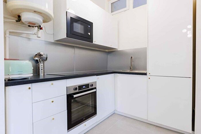 Appartement à louer - La Plaine des Sablons, Neuilly-sur-Seine - 3 pièces - 2 chambres