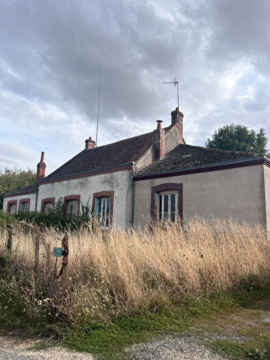 Maison 7 pièces à Genouilly, à vendre