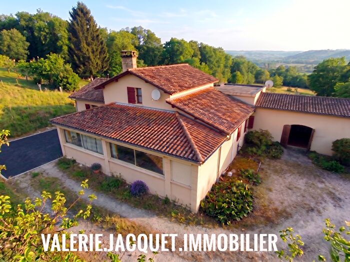 Saint-Cibard : Maison 7 pièces à vendre