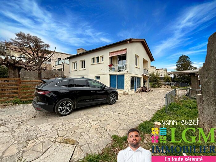 Maison à vendre - Milhaud - 5 pièces - 4 chambres