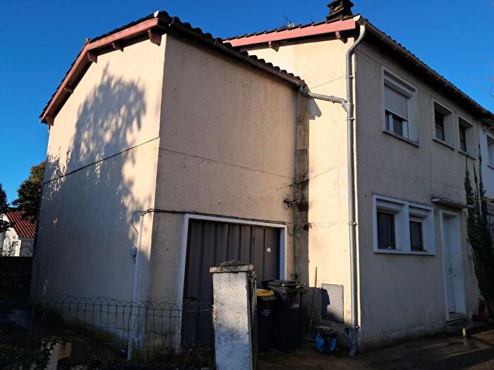 Maison à vendre - Boé - 6 pièces - 4 chambres