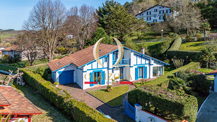 Maison à vendre - Saint-Jean-de-Luz, Jalday, Urthaburu, Balcoin, Alturan - 6 pièces - 3 chambres