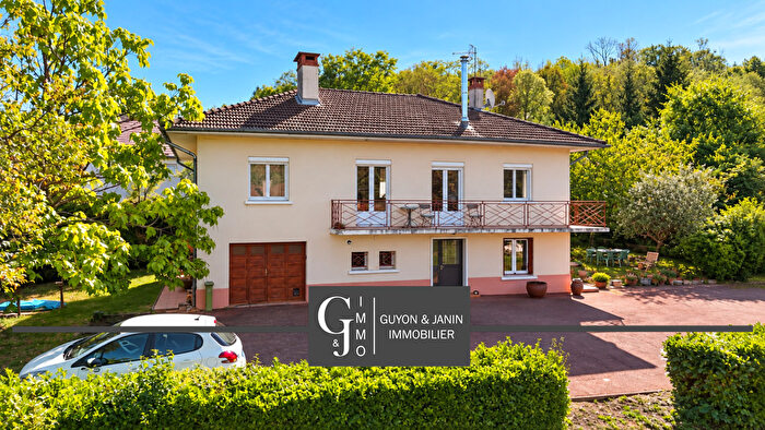 Macornay : Maison 5 pièces à vendre
