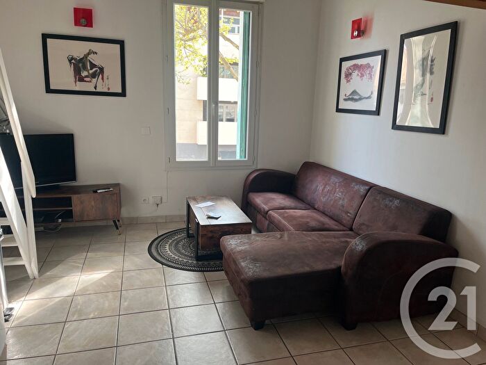 Lunel, Centre-ville, Gare : Appartement 2 pièces à louer