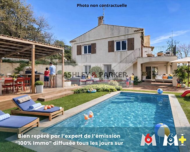 Maison à vendre - Carros - 8 pièces - 4 chambres