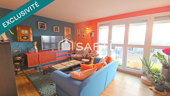 Appartement à vendre - Clouange - 4 pièces - 2 chambres