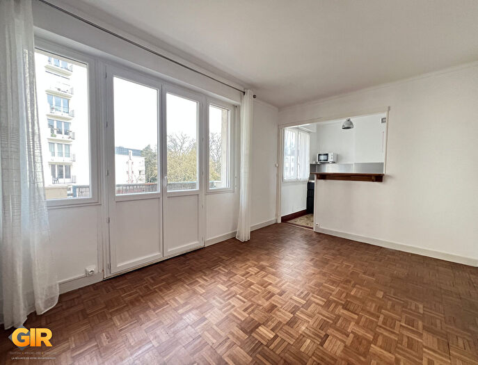 Appartement à louer - Quartiers Centre, Thabor, Oberthür - 1 pièce