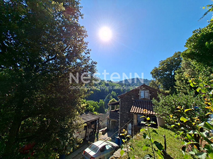 Saint-Étienne-Vallée-Française : Maison 7 pièces à vendre