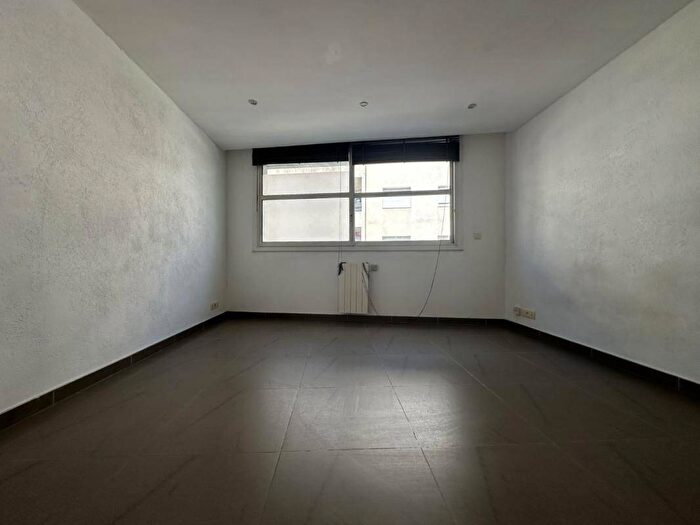 Appartement à louer - Centre Ville-Peyron, La Seyne-sur-Mer - 1 pièce