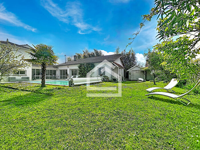 Maison à vendre - Mérignac - 7 pièces - 5 chambres