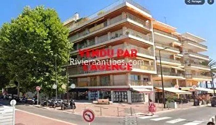 Appartement à vendre - Antibes, Coeur de ville - 3 pièces - 1 chambre