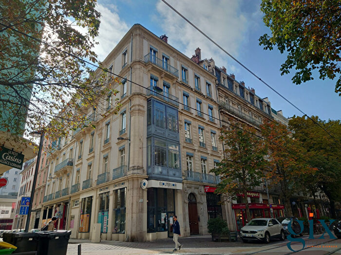 Appartement à vendre - Grenoble, Centre-ville - 5 pièces - 3 chambres