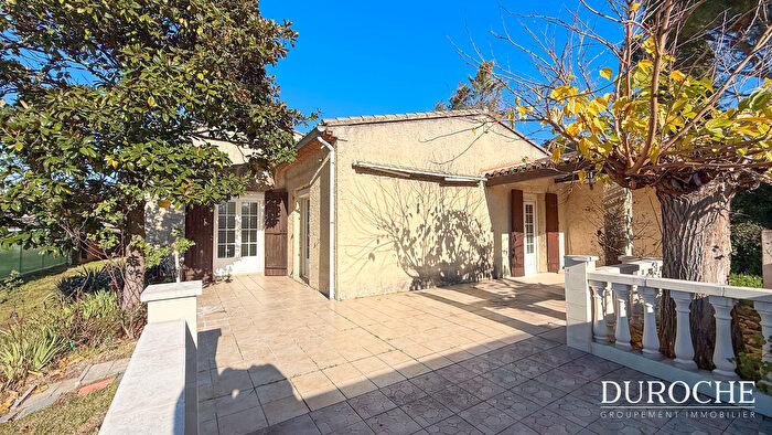 Maison à vendre - Orange, Colline, Etang - 7 pièces - 5 chambres