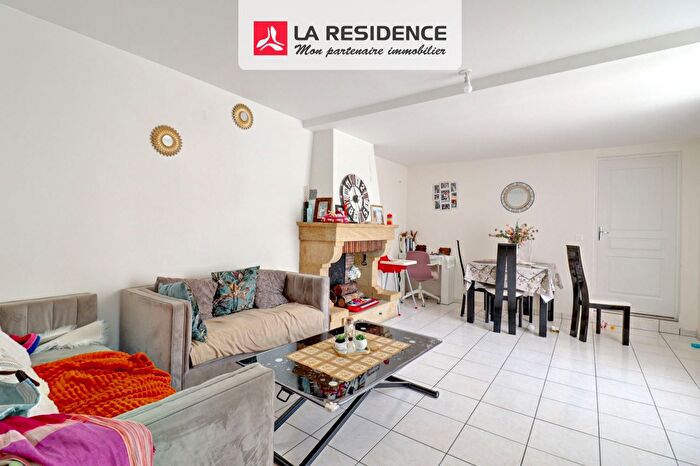 Appartement à vendre - Chanteloup-les-Vignes - 3 pièces - 2 chambres