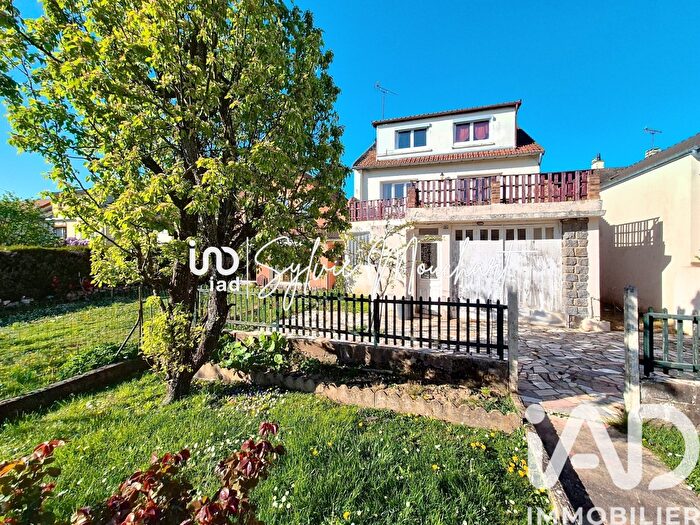 Maison à vendre - Le Mesnil-Saint-Denis - 6 pièces - 5 chambres