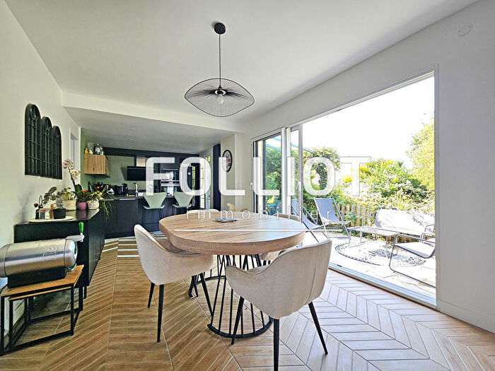 Maison 8 pièces à Cresserons, à vendre