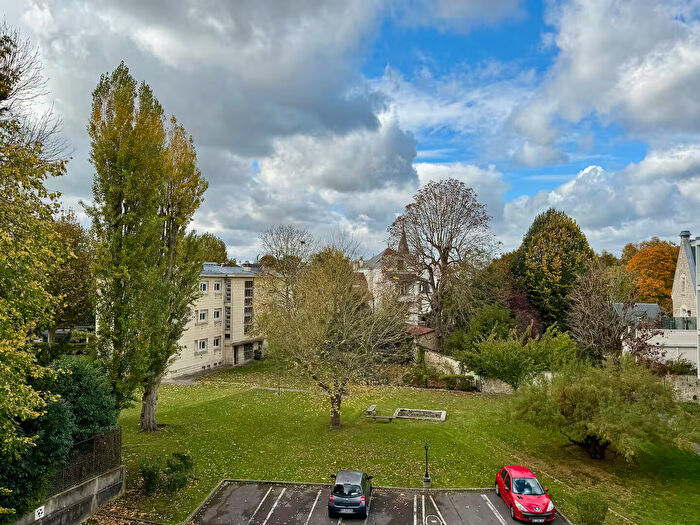 Appartement à louer - Saint-Germain-en-Laye, Alsace, Péreire - 5 pièces - 3 chambres