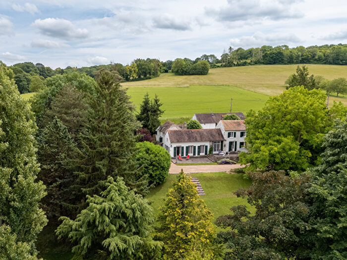 Maison 9 pièces à Auffreville-Brasseuil, à vendre