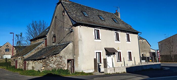Maison à vendre - Montpeyroux - 9 pièces - 8 chambres