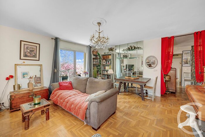 Issy-les-Moulineaux, Les Iles, La Ferme : Appartement 4 pièces à vendre