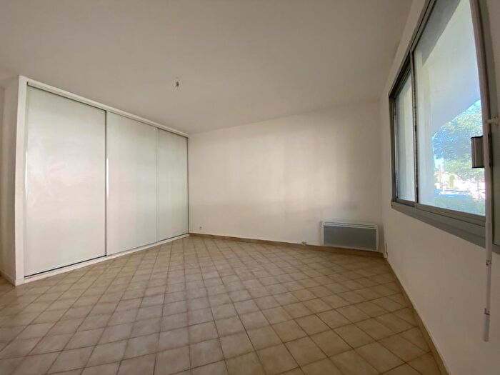Appartement à louer - Les Angles - 1 pièce