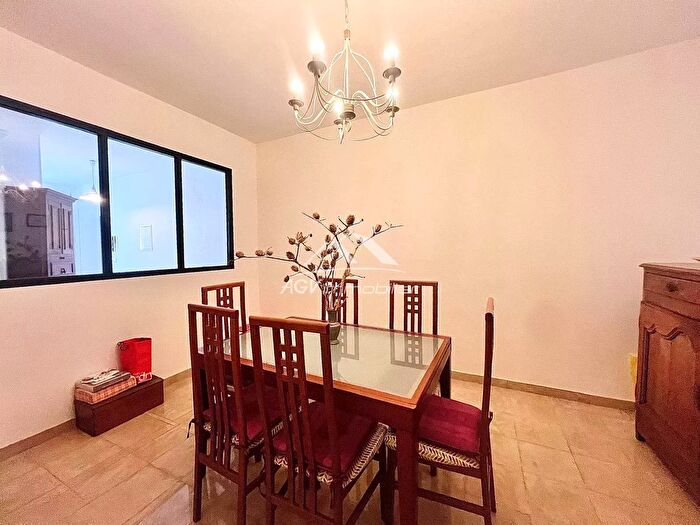 Appartement à vendre - Alès, Centre-ville - 6 pièces - 3 chambres