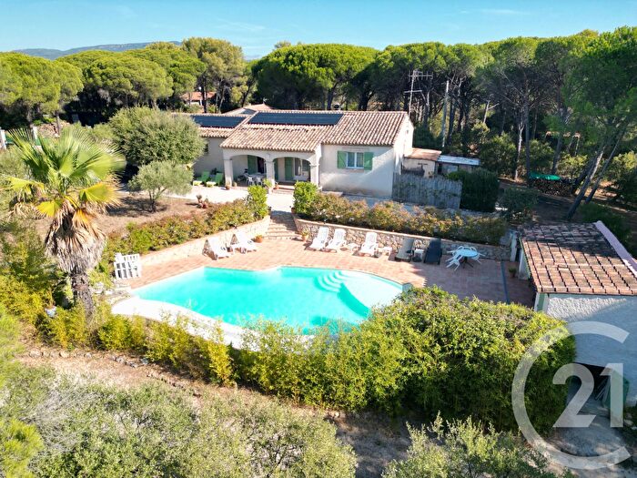 Maison à vendre - Roquebrune-sur-Argens, La Bouverie - 5 pièces - 4 chambres