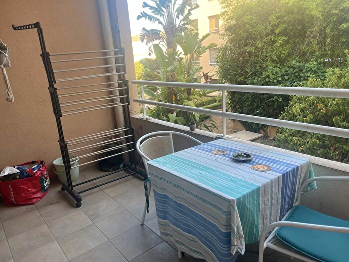 Appartement 3 pièces à louer à Antibes, Coeur de ville