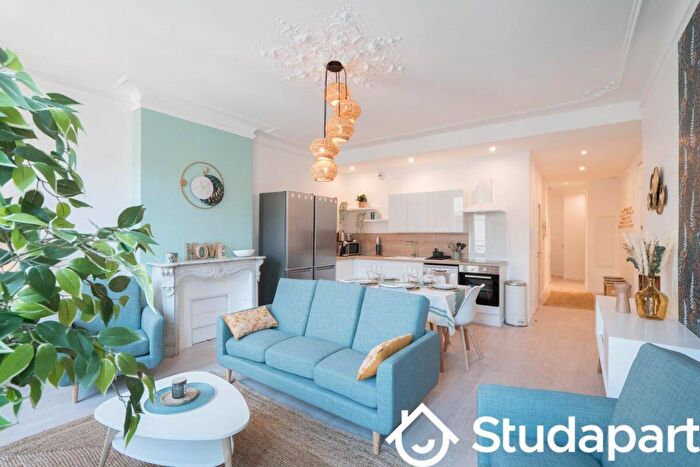 Appartement à louer - Puget-Théâtre, Toulon - 1 pièce - 2 chambres